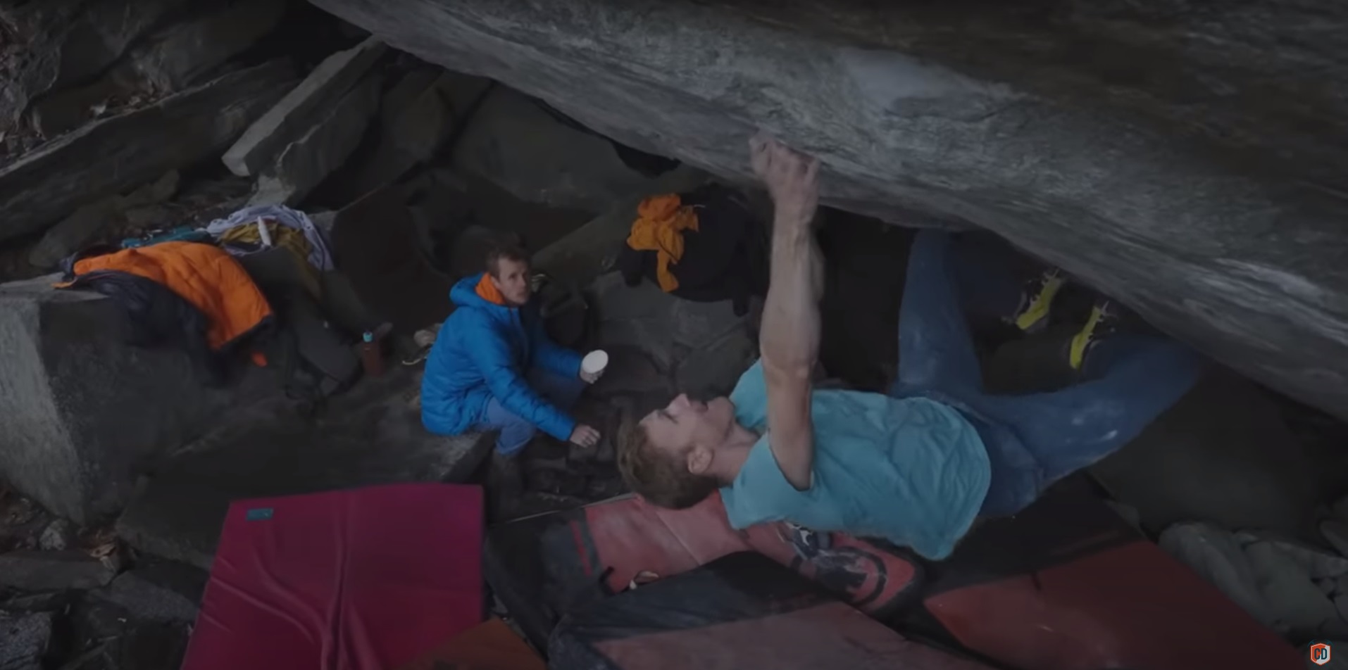 Video: Jakob Schubert wiederholt Alphane [9a] - Der Kletterblock
